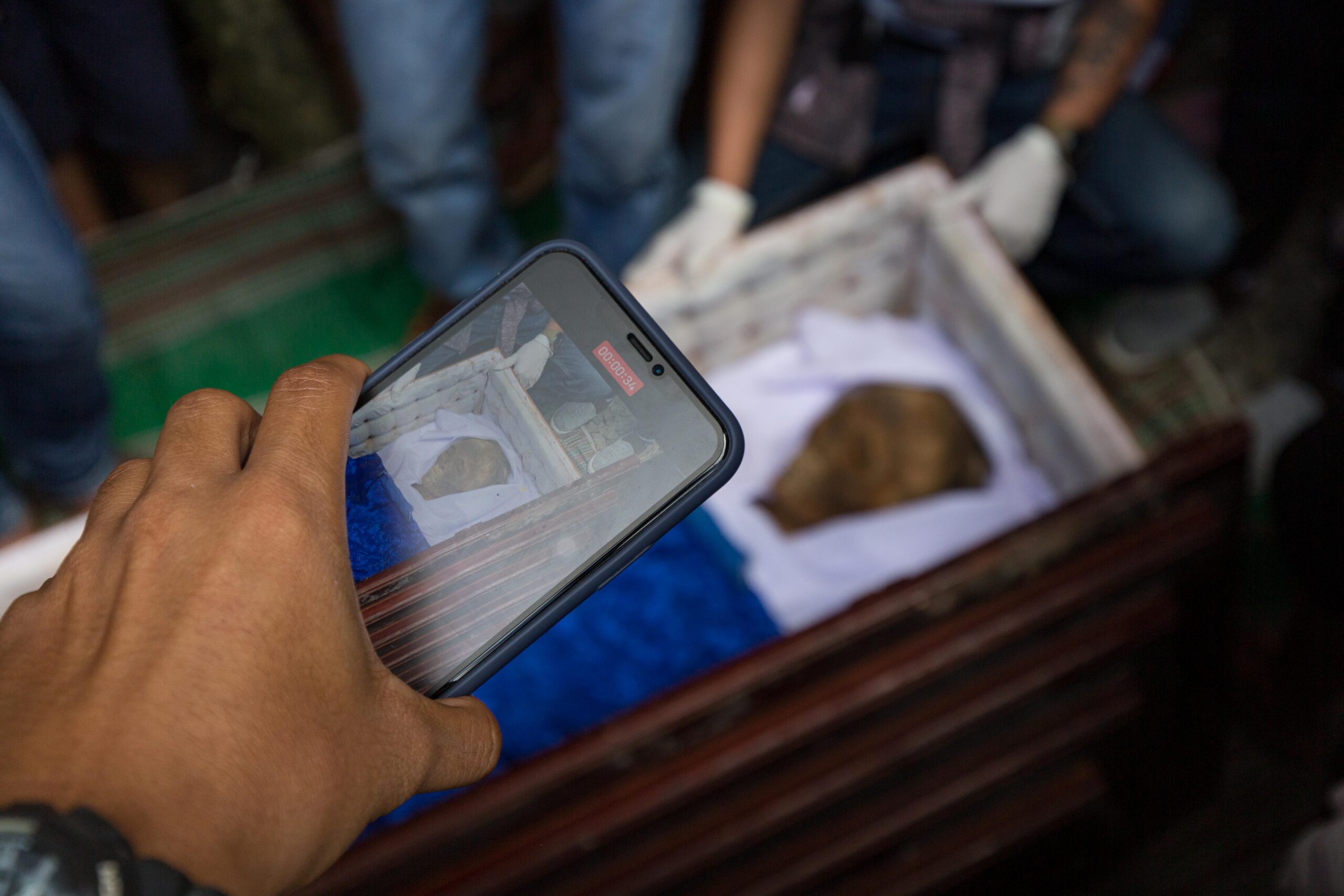 Ma'nene' Ritual - Tana Toraja, Sulawesi - Duniart - Photography and ...