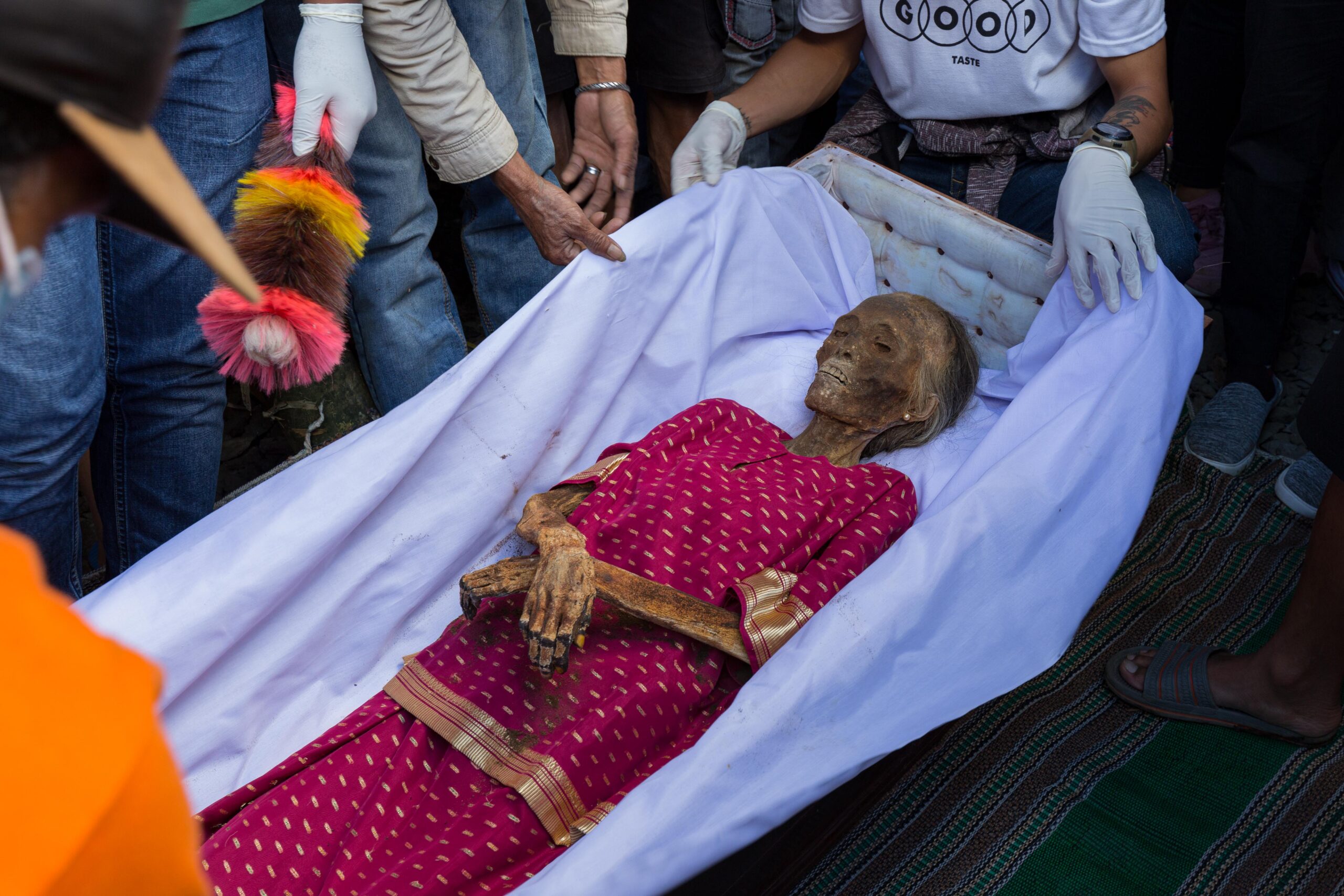 Ma'nene' Ritual - Tana Toraja, Sulawesi - Duniart - Photography and Blog by Toine IJsseldijk