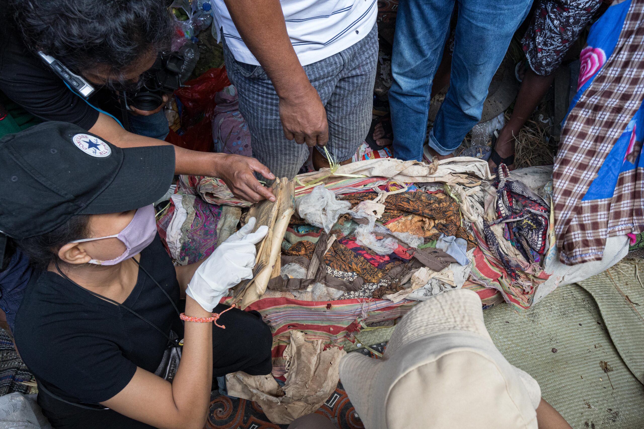 Ma'nene' Ritual - Tana Toraja, Sulawesi - Duniart - Photography and ...