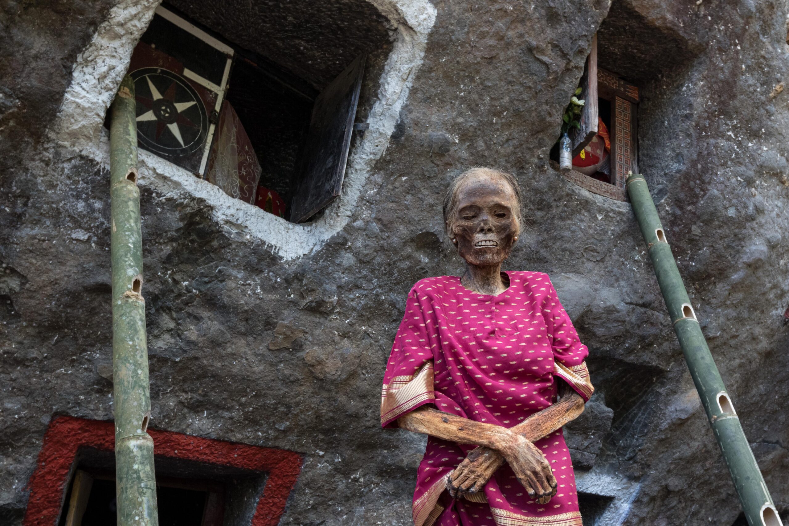 Ma'nene' Ritual - Tana Toraja, Sulawesi - Duniart - Photography and ...
