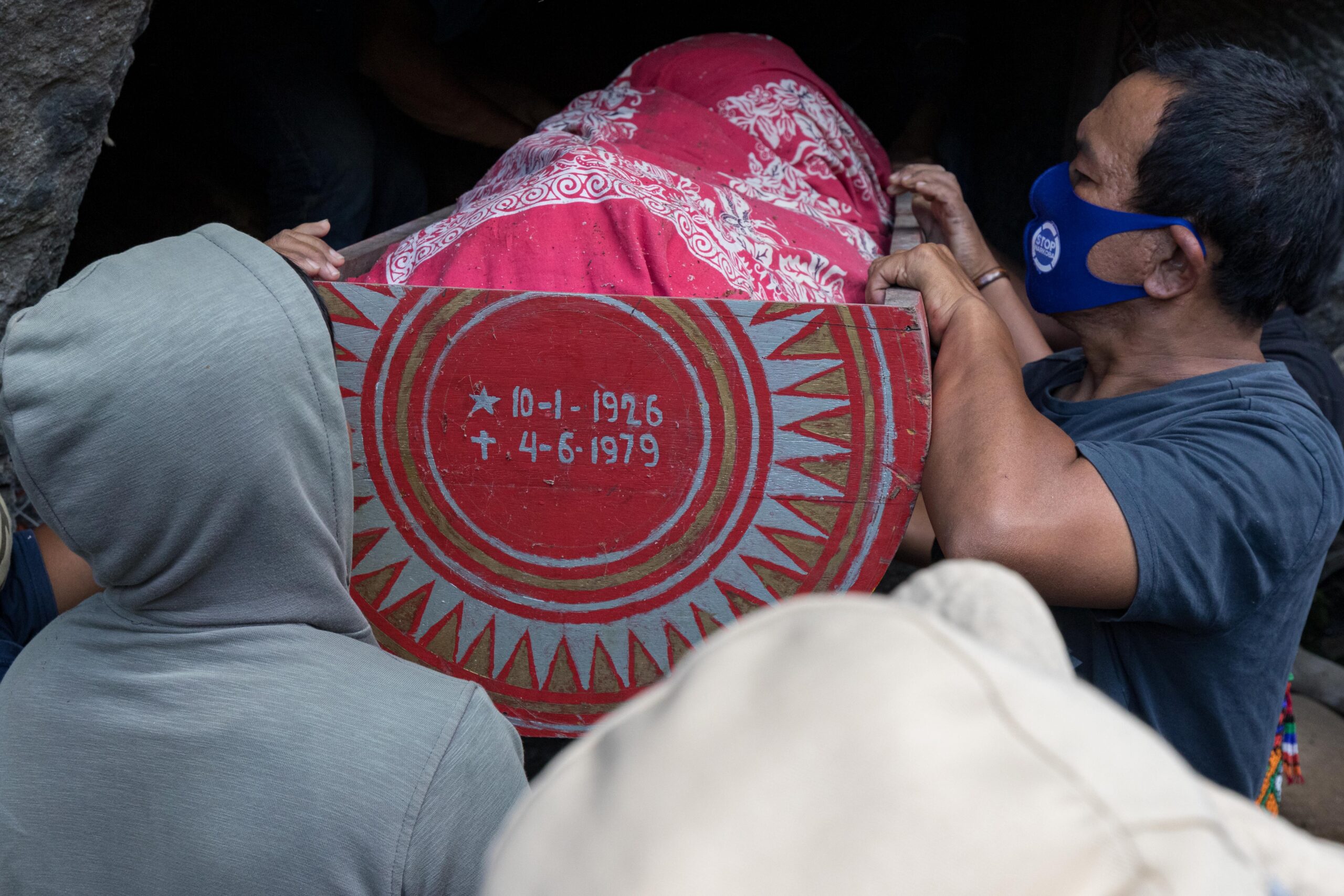 Ma'nene' Ritual - Tana Toraja, Sulawesi - Duniart - Photography and ...